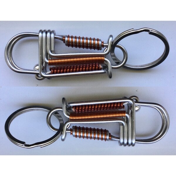 Minimalist Unique Wire Carabiner Keychain, Super Durable Keychain Badge ...