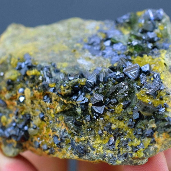 Ultra Fire Rare Chrome Sphene Titanite Gemstone With Strong Trichroism ...