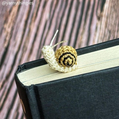 Snail Bookmark PATTERN // Cottagecore Crochet Bookmark Pattern - Etsy