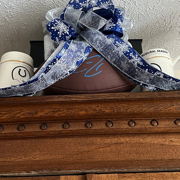 Peacock Tree Topper, Six 48 Inch Streamers, Extra Large Peacock Bow ...