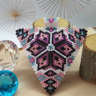 Pattern for Triangle Pendant, Peyote Patterns, Beading, Peyote Stitch ...