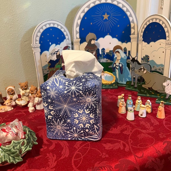 Tissue Box Cover, Snowflakes, White on Blue, Snowflakes Fabric Cover ...