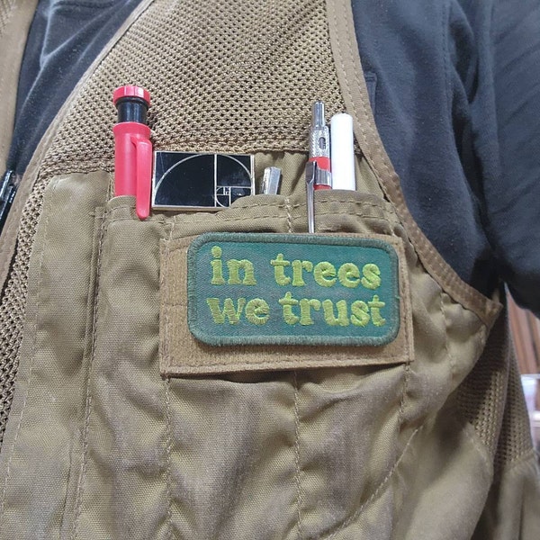 Tree Hugger Embroidered Patch – in Trees We Trust, Iron On/sew On - Etsy