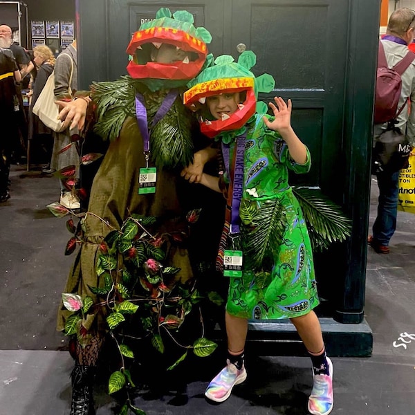 Venus Flytrap Mask Pattern | Plant Mask Halloween Mask DIY Mask Paper ...