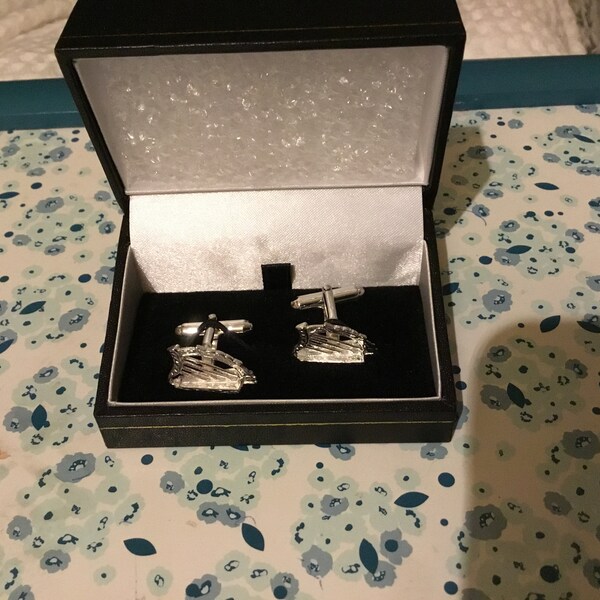 9 Carat Gold Grizzly Bear Charm. Fully Hallmarked 9 Carat Gold Grizzly ...