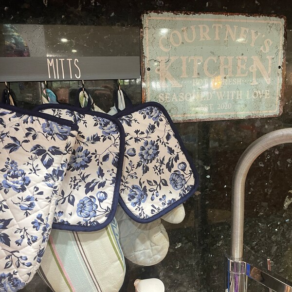 Oven Mitt Holder, Pot Holder Hanger, Kitchen Decor, Mothers Day ...