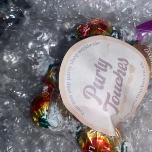 Lindt Raspberries & Cream Milk Chocolate, Lindt Chocolate Gifts, Lindt ...