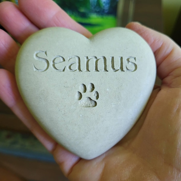 Pet Memorial Stone in Cream, Engraved Heart Rock With Your Pets Name - Etsy
