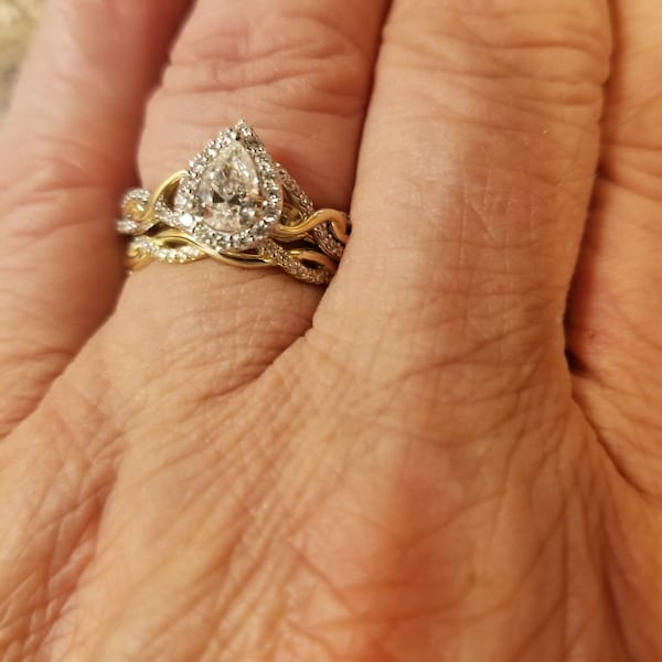 14K Diamond Twisted Wedding Band / Diamond Ring / Twisted Band ...