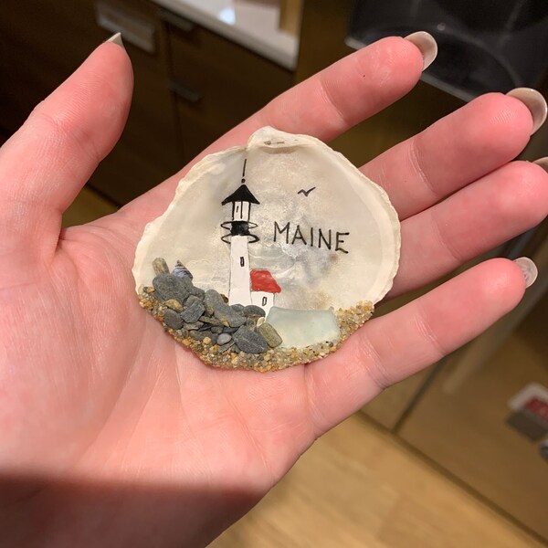 Hand Painted Maine Scallop Shell Ornament - Maine Lobsters Toasting Red ...