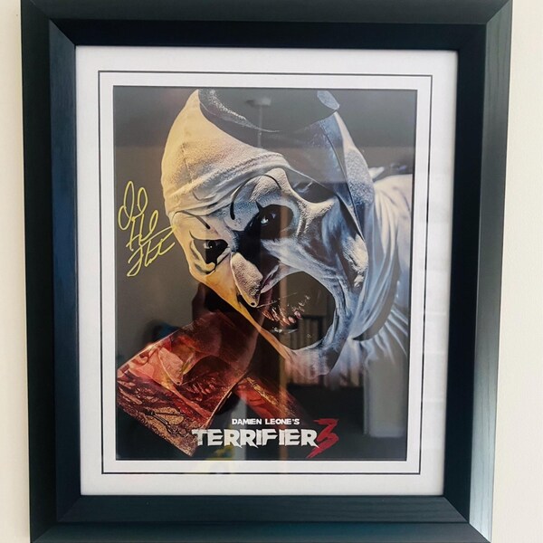 CASEY HARTNETT Signed Allie Terrifier 2 Matted and Framed. . Registered ...