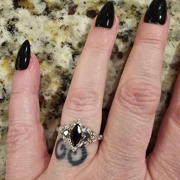 Elain Black Diamond Ring- 925 Sterling Silver Black Onyx Leaf ...