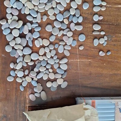 Bulk of 100 Pebbles, Flat & Colorful Genuine Beach Stones, Medium to ...