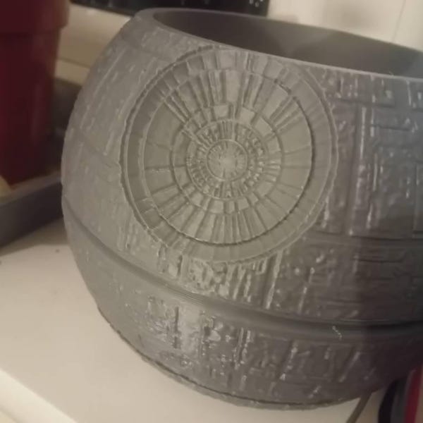 Death Star Planter With Hidden Drip Tray – Star Wars Inspired Plant Pot ...