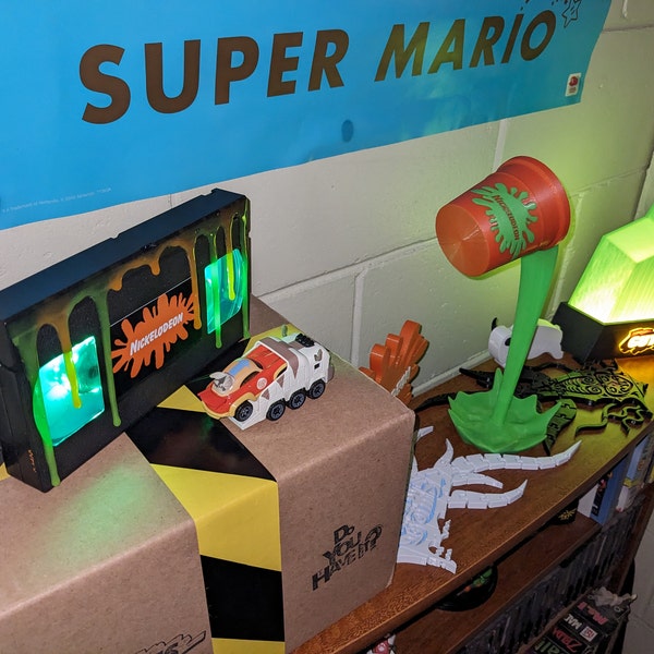 Goosebumps W/ Green Slime Drips VHS Lamp Gift Box Bundle Goosebumps ...