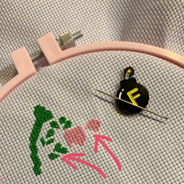 F Bomb Needle Minder | Naughty F Word Needle Magnet | Black Round F ...