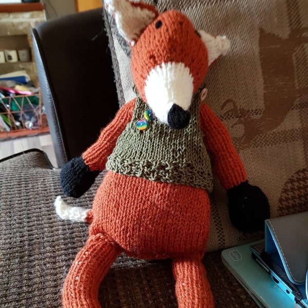 Ronnie the Fox Knitting Kit - Make Your Very Own Fox - Easy to Knit ...