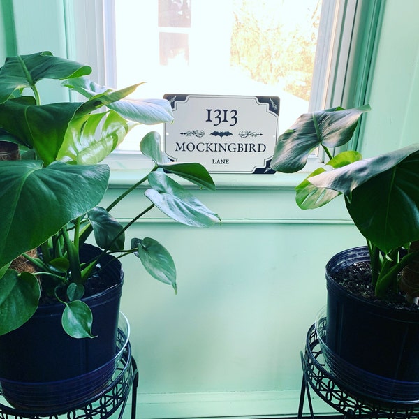 1313 Mockingbird Lane Halloween Sign Metal Print Sign the Munsters With ...