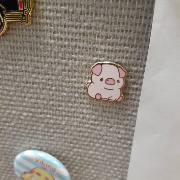 Pig 0.65" | Tiny Pals Mini Enamel Pins | Cute Animal Board Filler ...