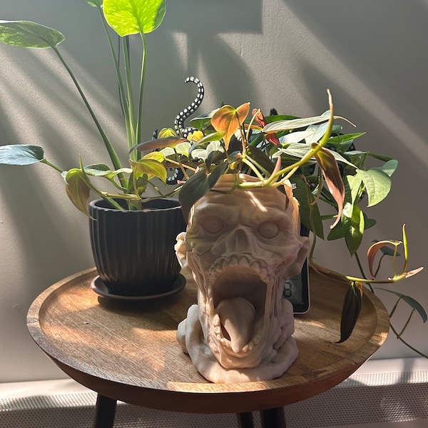 Horror Planter - Zombie Bust Plant Pot, Scary & Dark Gothic Sculpture ...
