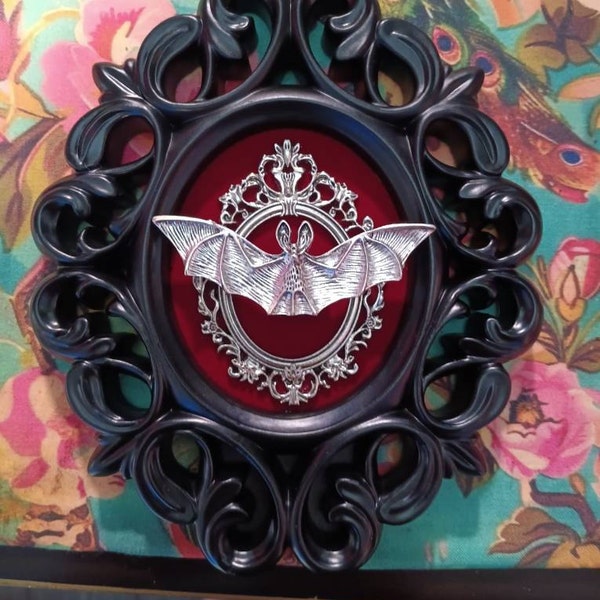 Gold Sacred Heart in Ornate Frame, Macabre, Catholic, Religion ...