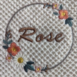 Machine Embroidery Design SMALL Dainty Boho Wreath Heirloom Flower ...