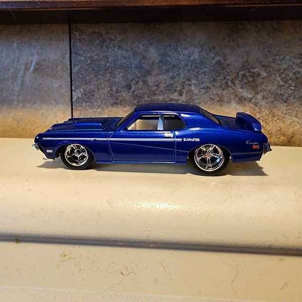 Advan Interior Garage Theme LED Display Diorama - Etsy