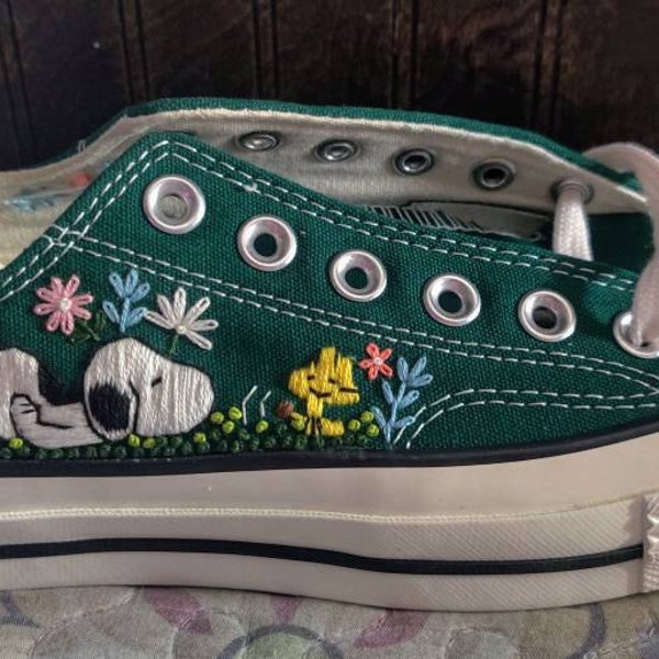 Christmas Ghost, Christmas Converse, Embroidery Shoes Christmas, Spooky ...