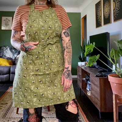 Bee Apron Green Bee Apron Honey Bee Apron Chef Apronbaking Apron Bumble ...