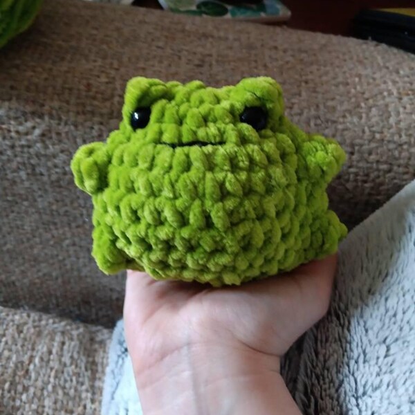 Ted the Thick Toad, Free NO-SEW Crochet Amigurumi PDF Pattern, Small ...