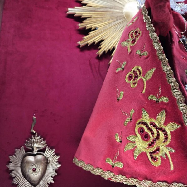 Sacred Heart, Red Center With Rustic Crystals, Catholic Heart, Exvoto ...