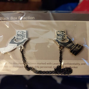 Nier Automata Pin Set: 2B and 9S Black Box Reaction Linked Hard Enamel ...