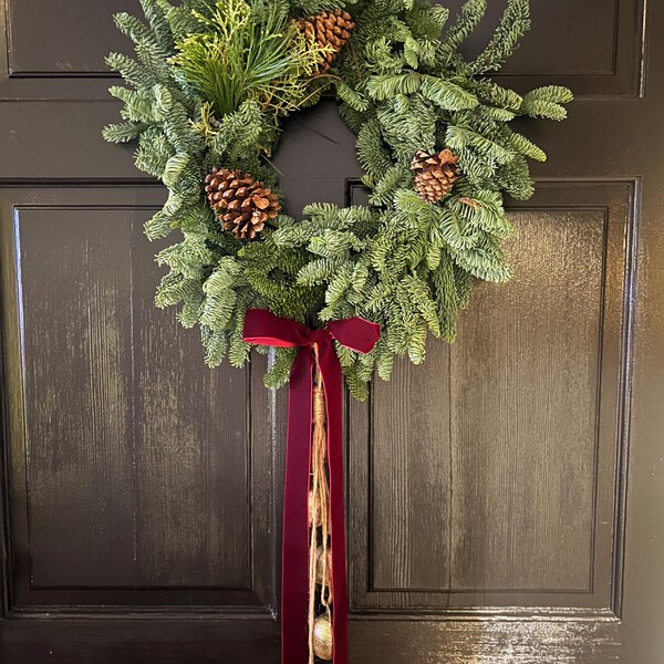 Simple Christmas Bow Velvet Moody Wreath Bow Decor Aesthetic Christmas ...