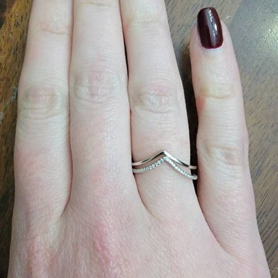 Curve Ring Set by Caitlynminimalist Set of 2: Diamond Chevron Ring ...