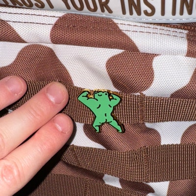 Leg Day Larry Buff Muscle Frog Hard Enamel Pin - Etsy