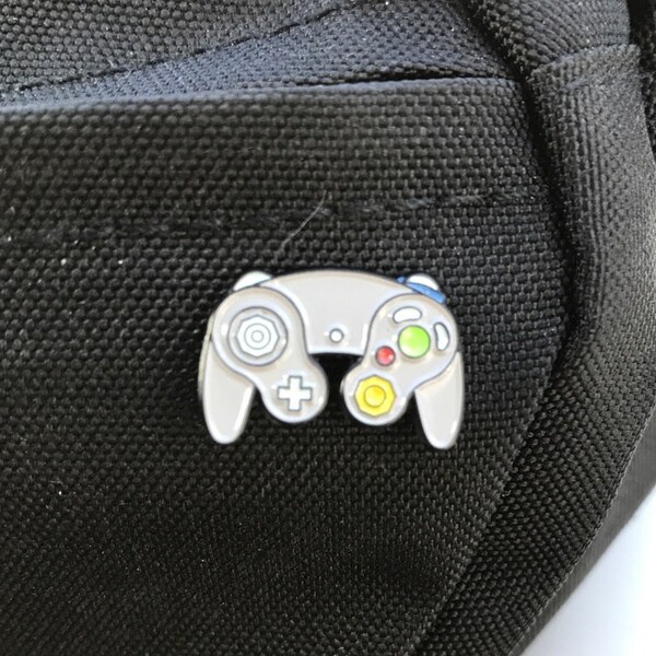 Nintendo Gamecube Controller Enamel Lapel Pin in 6 Colors - Super Smash ...