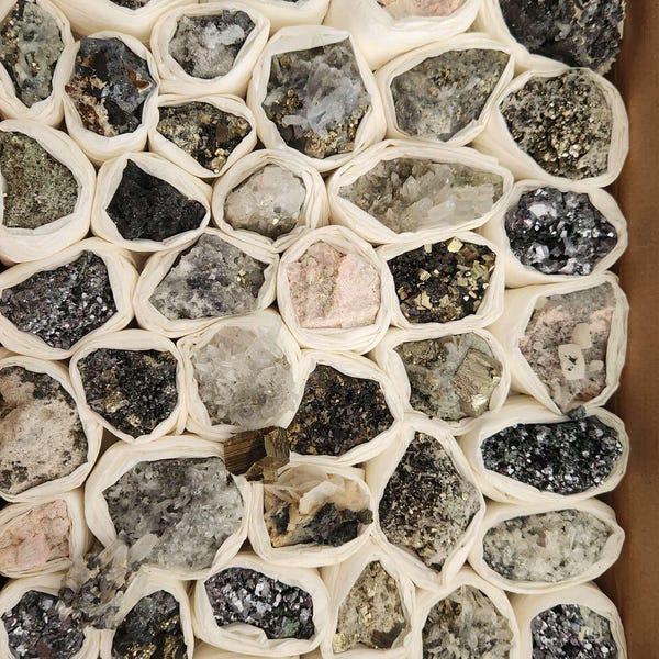 Set of 24 Different International Crystals,minerals,flat Minerals,flat ...