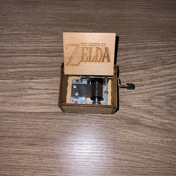 Cute Tiny Hand-cranked Wooden Music Box | Custom Engraving | Selection ...