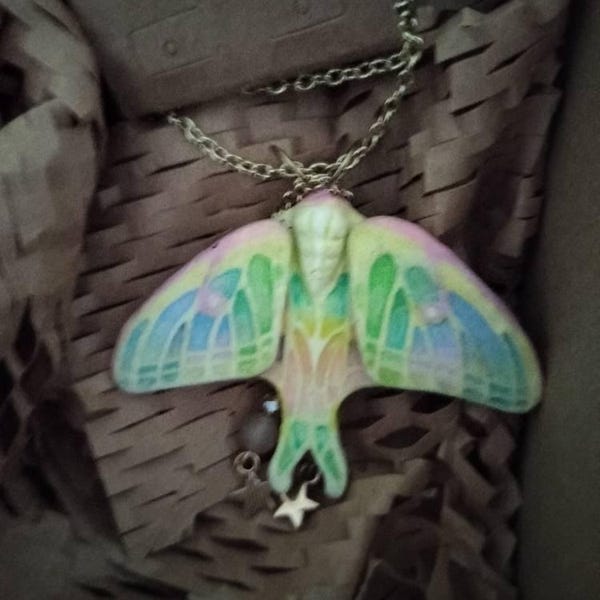 Flapping Moth Necklace! Fluttering Death's Head Moth Fidget Necklace ...