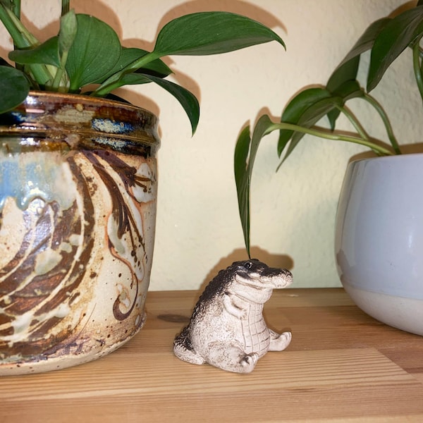 Cute Clay Alligator Sculpture: Adorable Crocodile Figurine for Tea ...