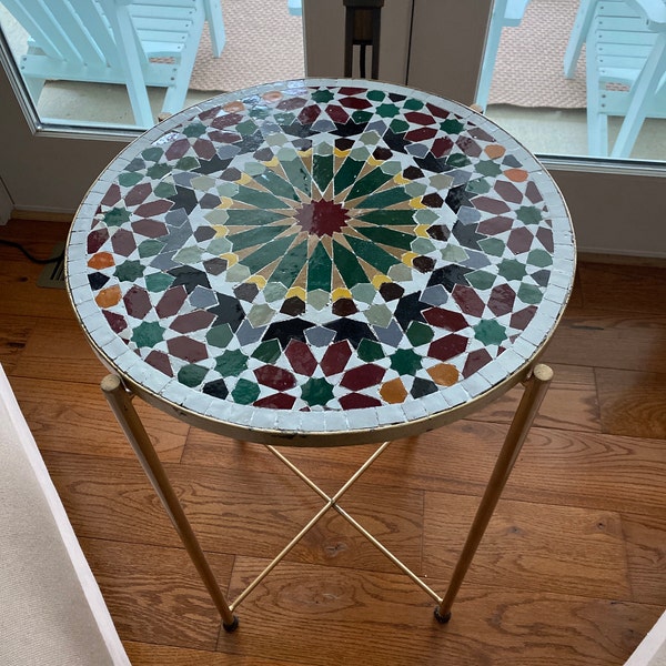 Tables En Zellige Marocain De Fès: Ajouter Lartisanat Traditionnel Et ...