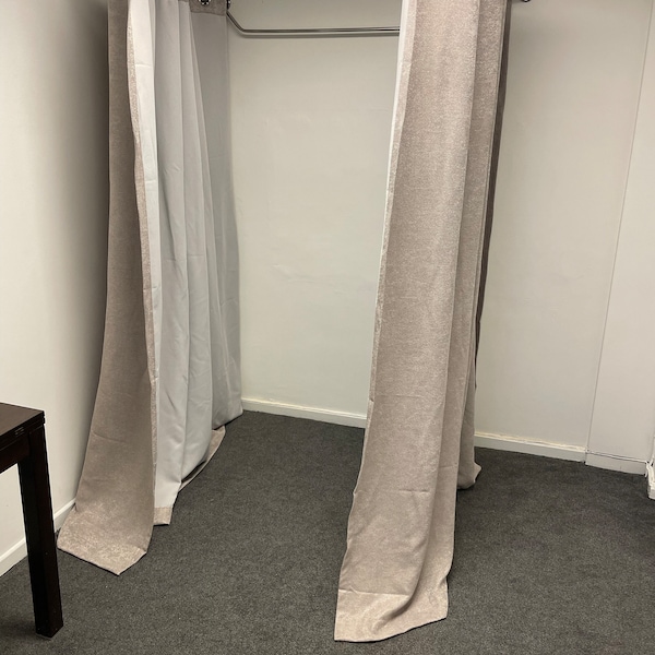 U Shaped Standing Oval Fitting and Dressing Room With Clothes Hanger ...