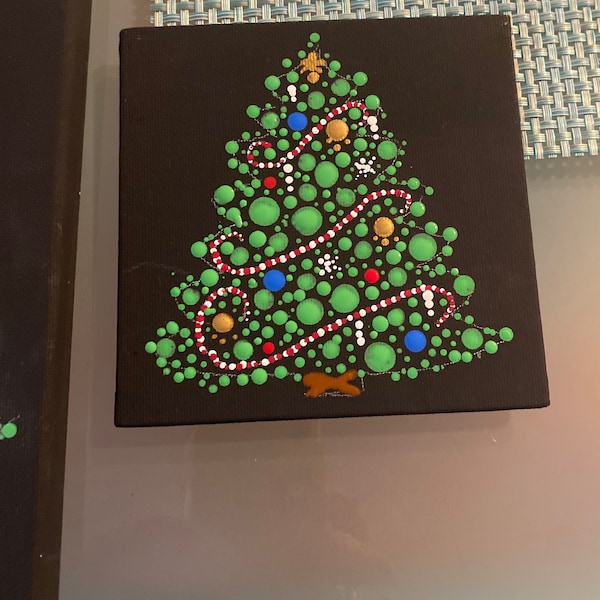 Dot Art Christmas Tree Design ~ Christmas Tree Dot Art ~ Pattern by ...