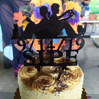 Custom Couple Reading Bride and Groom Wedding Cake Topper, Wedding ...