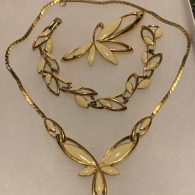 Cala Lily Brooch Lucite Flower Pin Signed LIA Pastel Purple Pink Blue ...