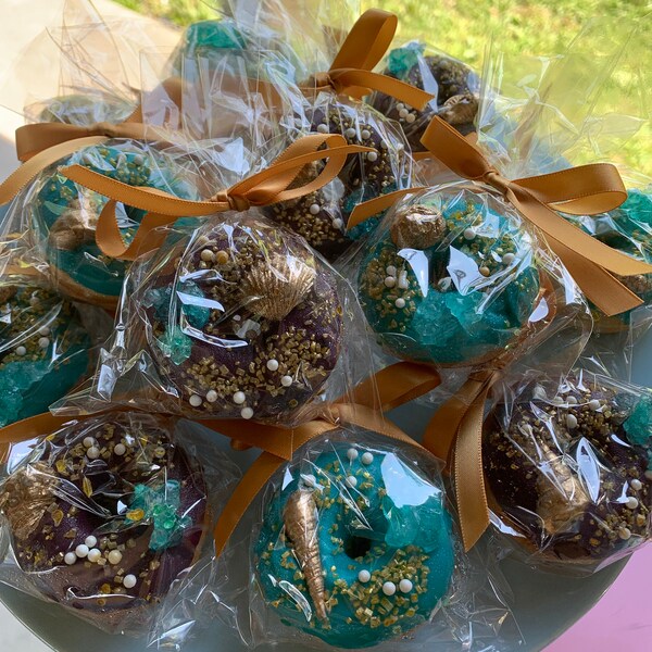 12 Beach Mermaid Theme Party Sweets Table Treats Sea Shell Mini Donuts ...