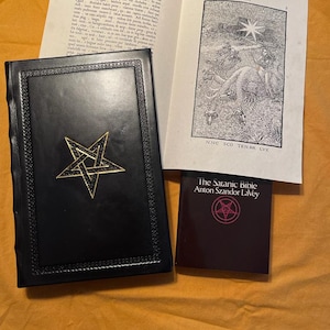 The Labyrinth Red Book Prop Replica - Etsy