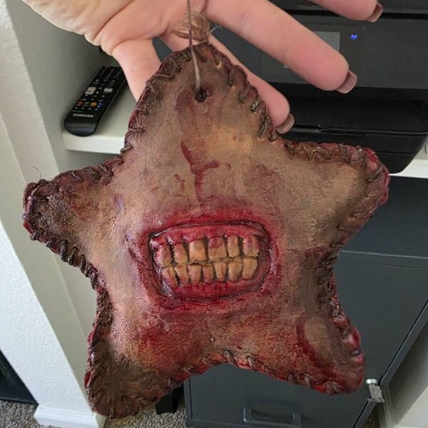 Skinned Face Wood Plaque - "barry"- Horror SFX Prop, Halloween Décor ...