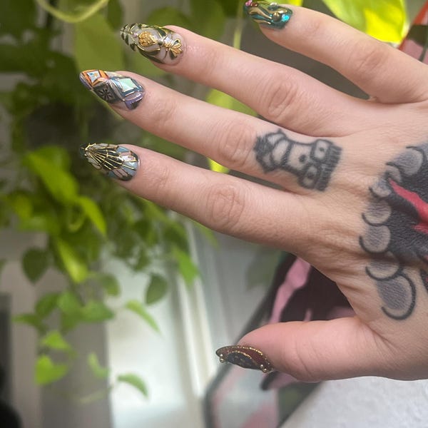 Vitrella Stained Glass Press-on Nails – 3D Gold Details, Floral Accents ...