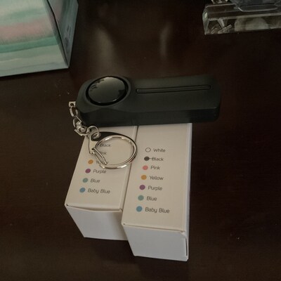 Safety Alarm Keychain for Women, Safety Keychain for Women Self Defense ...